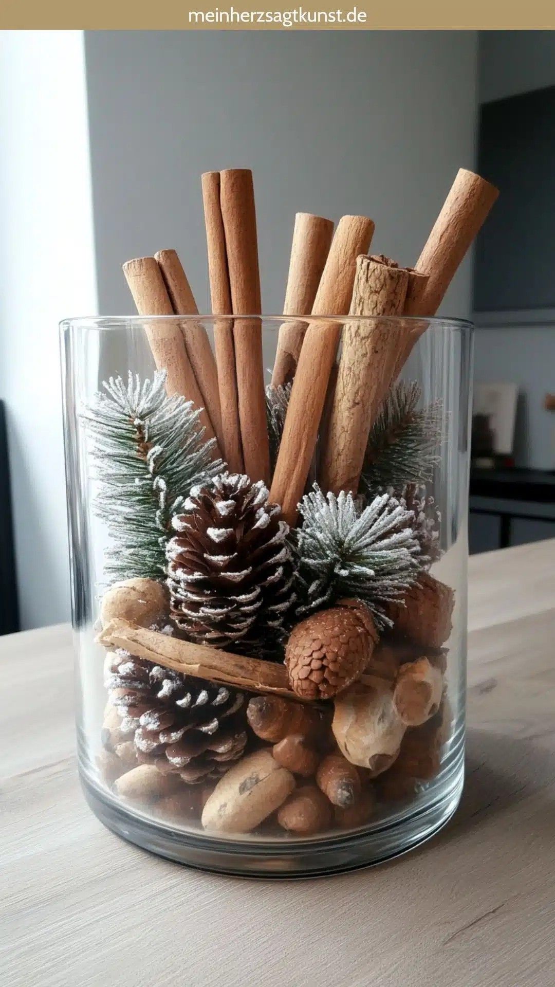 Ιδεες για χριστουγεννιατικη διακοσμηση με κουκουναρια