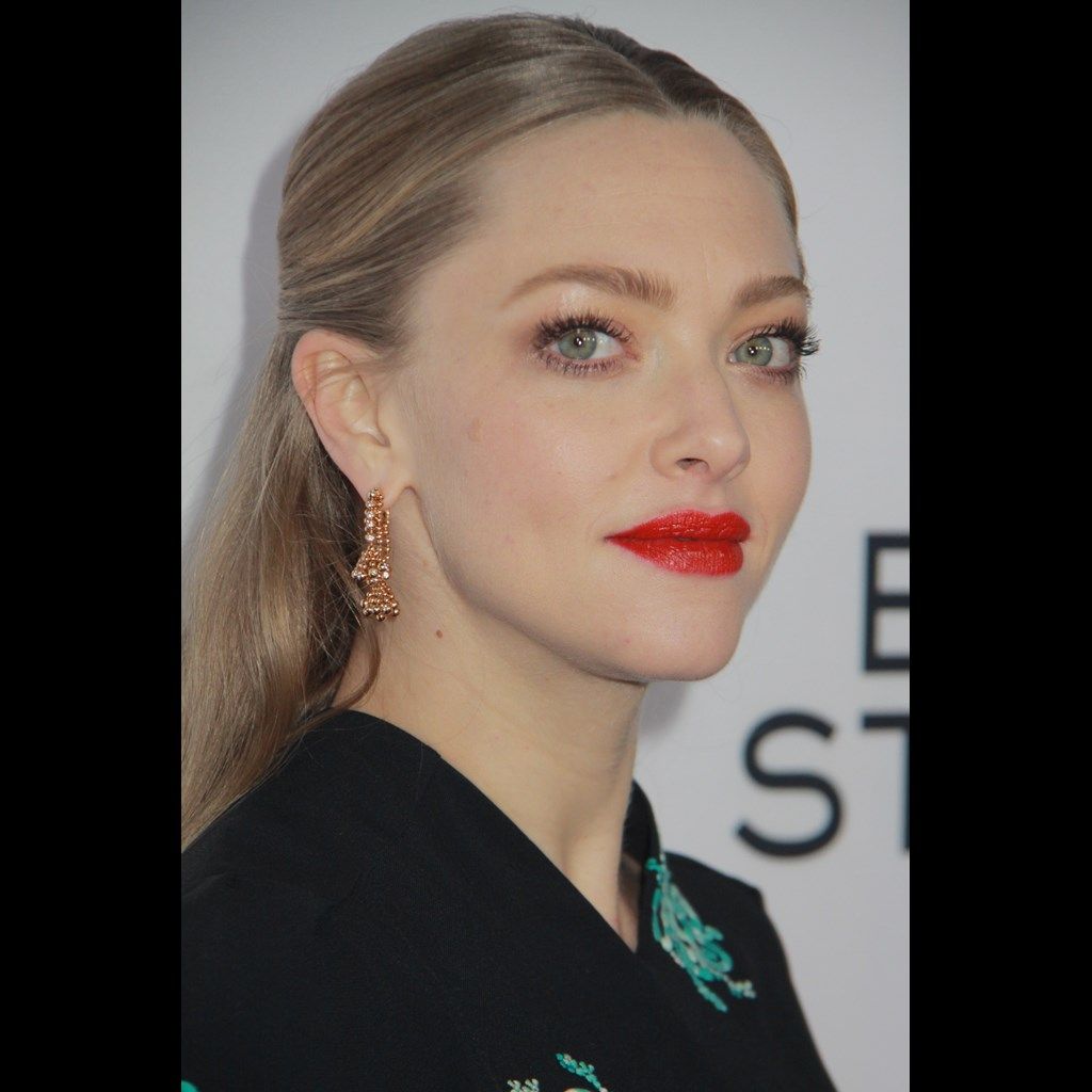 Τι είναι το hun hairstyle και γιατί είναι τόσο εύκολο να το πετύχεις