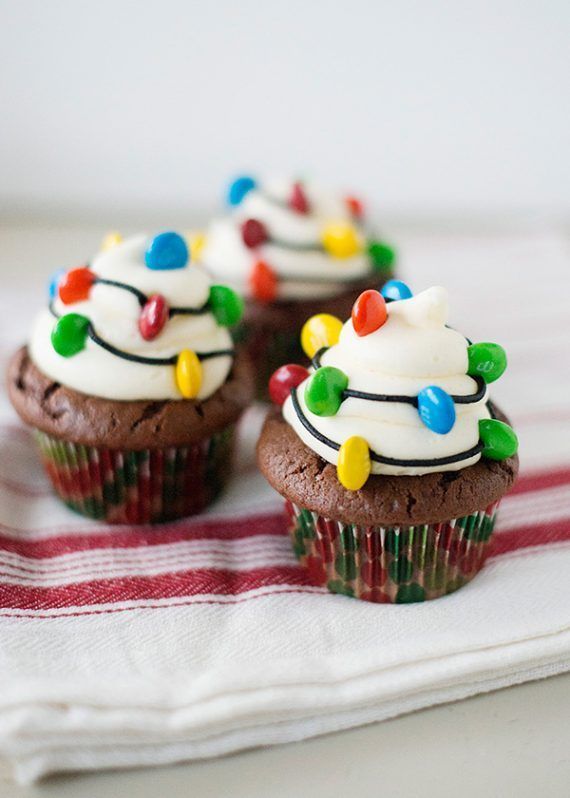 Τα καλύτερα και πιο γευστικά cupcakes για τις γιορτές των Χριστουγέννων!