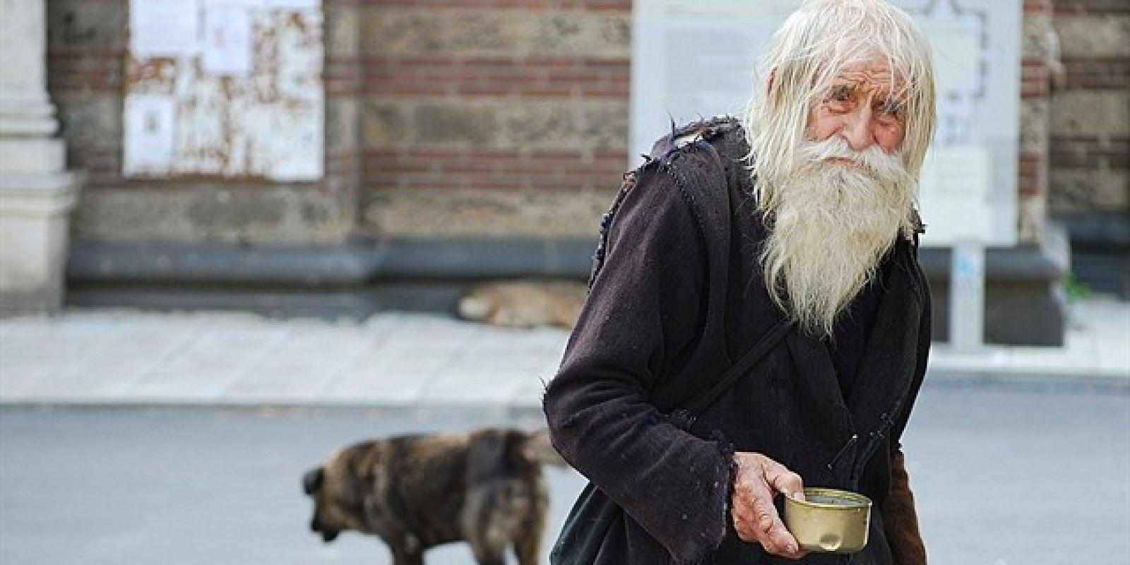 Πέθανε στα 103 του ο «ζητιανος του Θεού» ο γέροντας σύμβολο που είχε ...