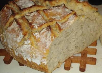 Σπιτικό ψωμί με προζύμι !!!Αφράτο, φανταστικό!!