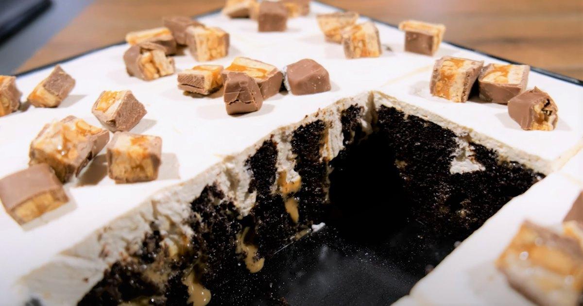 Συνταγή για πάστα Ταψιού με γεύση Snickers