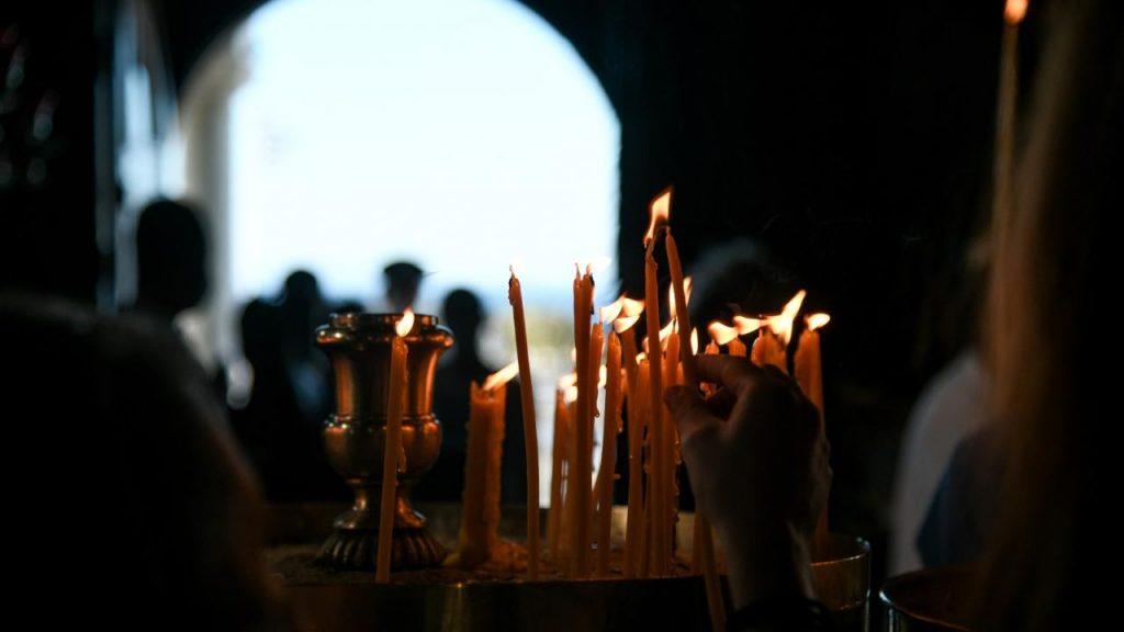 Τα έθιμα το Ψυχοσάββατο των Αγίων Θεοδώρων και η προσευχή