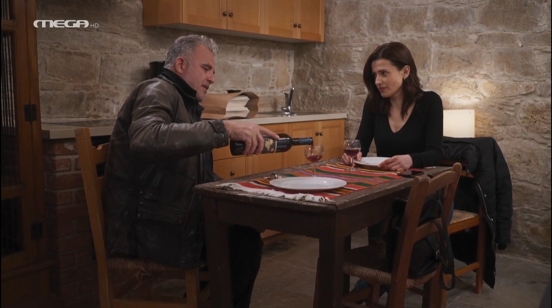 H Γη της Ελιάς: Η φοβερή σκηνή από τον Γιώργη στην Ιουλία