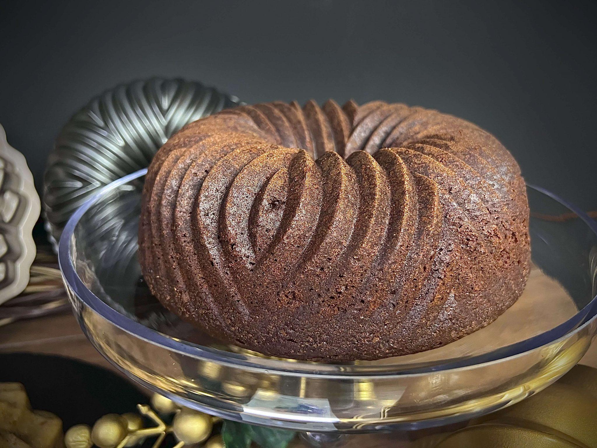 Τα γλυκά της παρασκευής : Vegan κέικ σοκολάτας και σιμιγδαλένιος χαλβάς