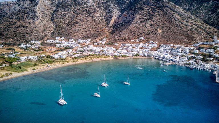 Αυτό είναι το νησί του Αιγαίου που αποτελεί top καλοκαιρινό προορισμό