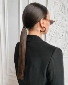 Χαμηλή ponytail: Δες ιδέες για το look του Χειμώνα στα μαλλιά σου