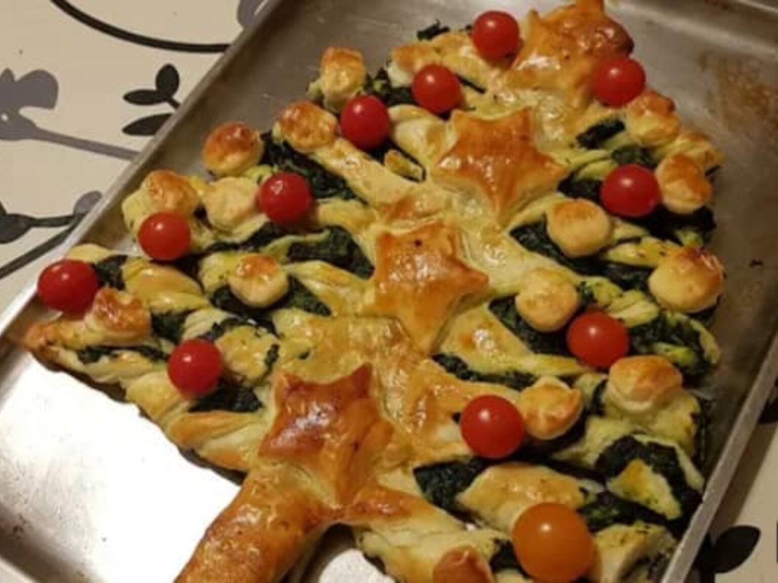Σπανακόπιτα Χριστουγεννιάτικο δέντρο