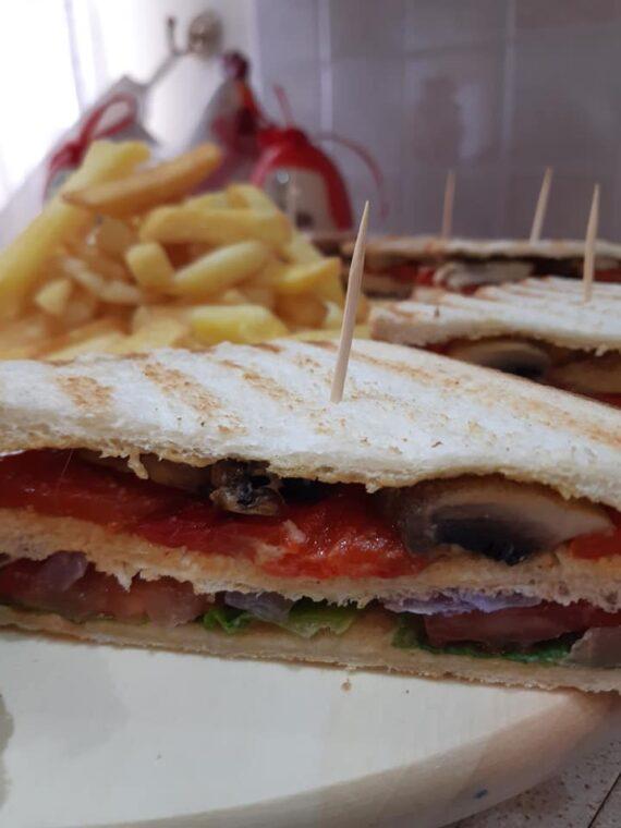 Νηστίσιμο club sandwitch