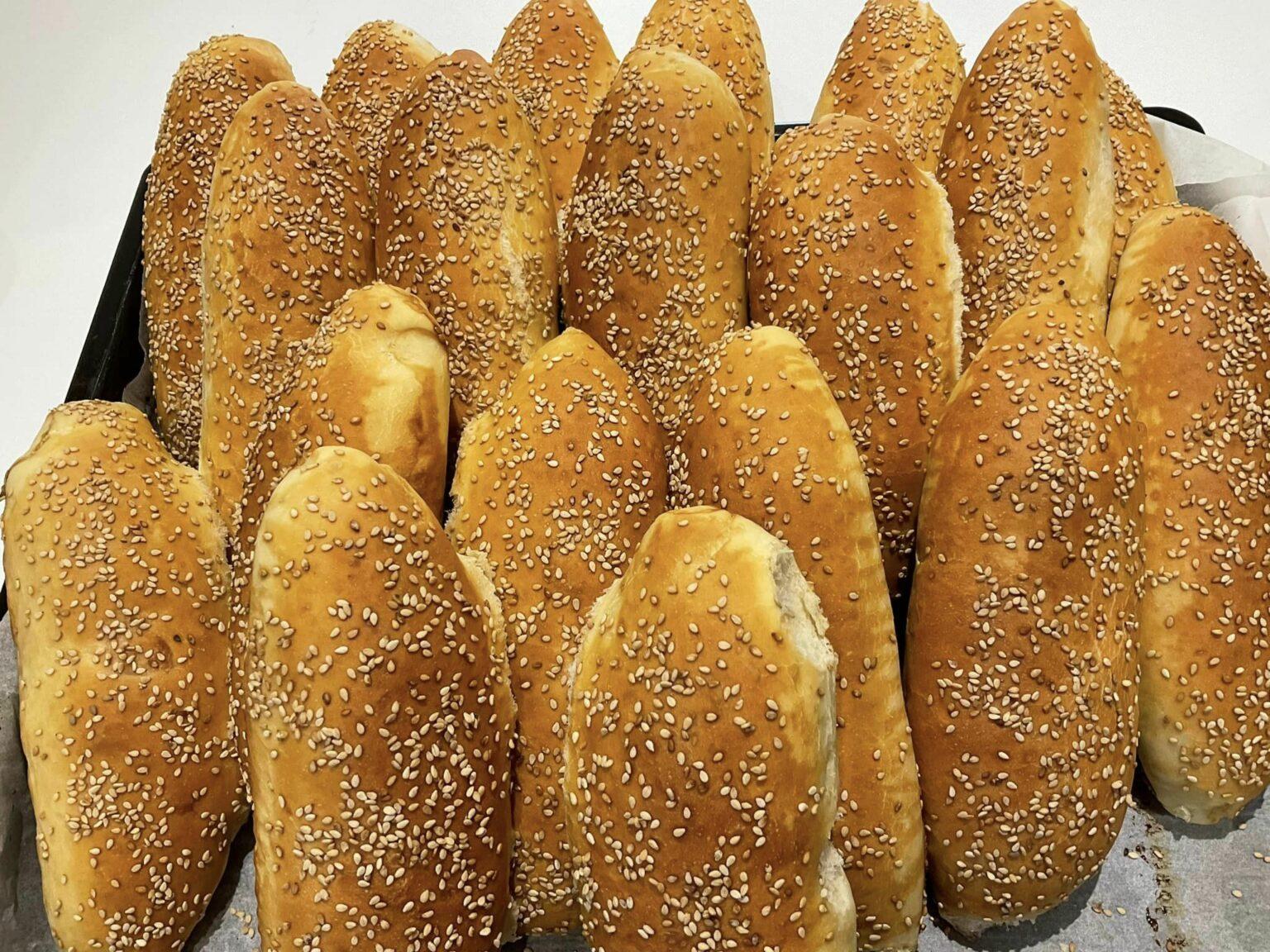 Σπιτικά ψωμάκια για σάντουιτς με πετιμέζι