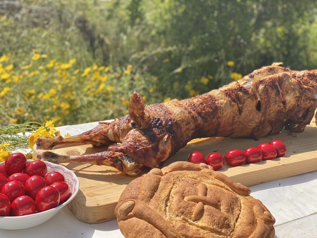 Πάσχα: Πως να περάσετε το αρνί στη σούβλα και όλα τα μυστικά για το ...