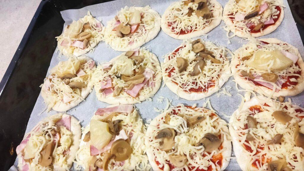 Αφράτο ζυμάρι για πίτσα και πιτσάκια