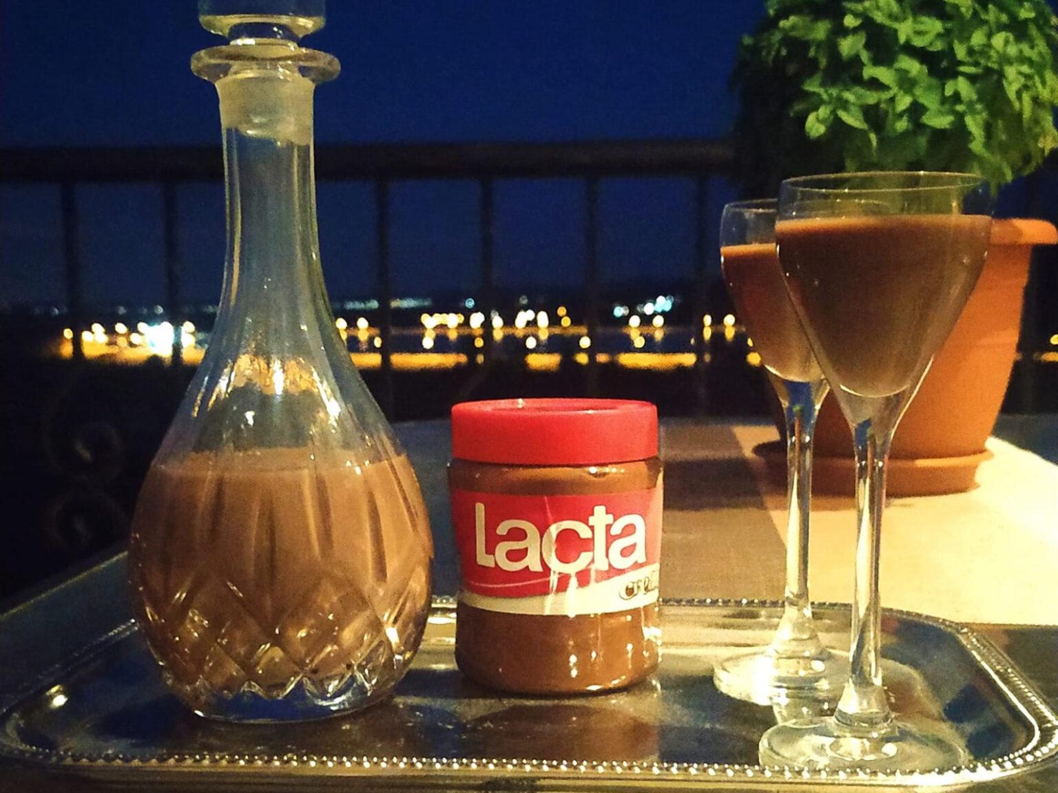 Λικέρ Lacta με βότκα