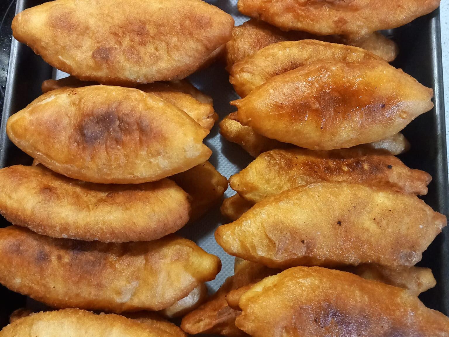 Πιροσκί με πατάτα και φέτα