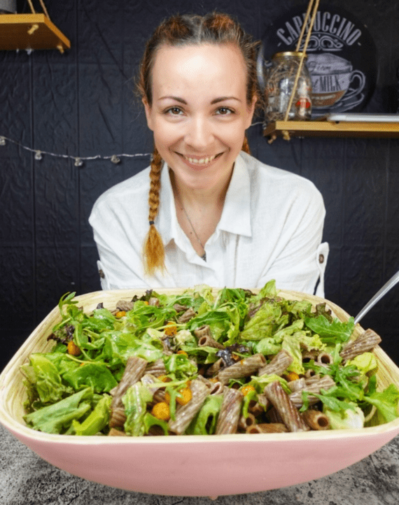 Ρεβυθοσαλάτα με ζυμαρικά