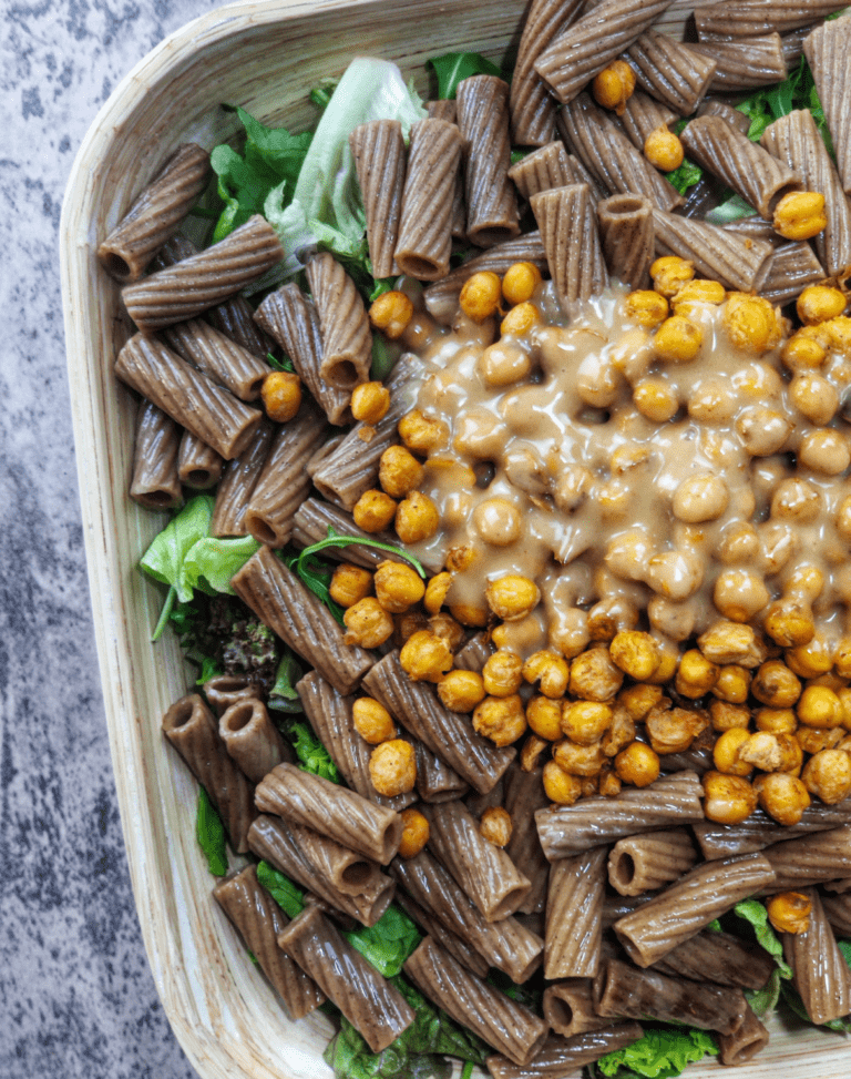 Ρεβυθοσαλάτα με ζυμαρικά