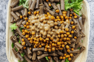 Ρεβυθοσαλάτα με ζυμαρικά