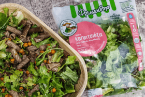 Ρεβυθοσαλάτα με ζυμαρικά