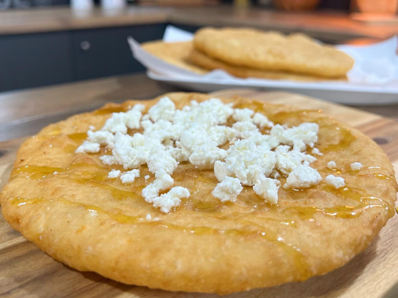 Τηγανόψωμα με 5 υλικά