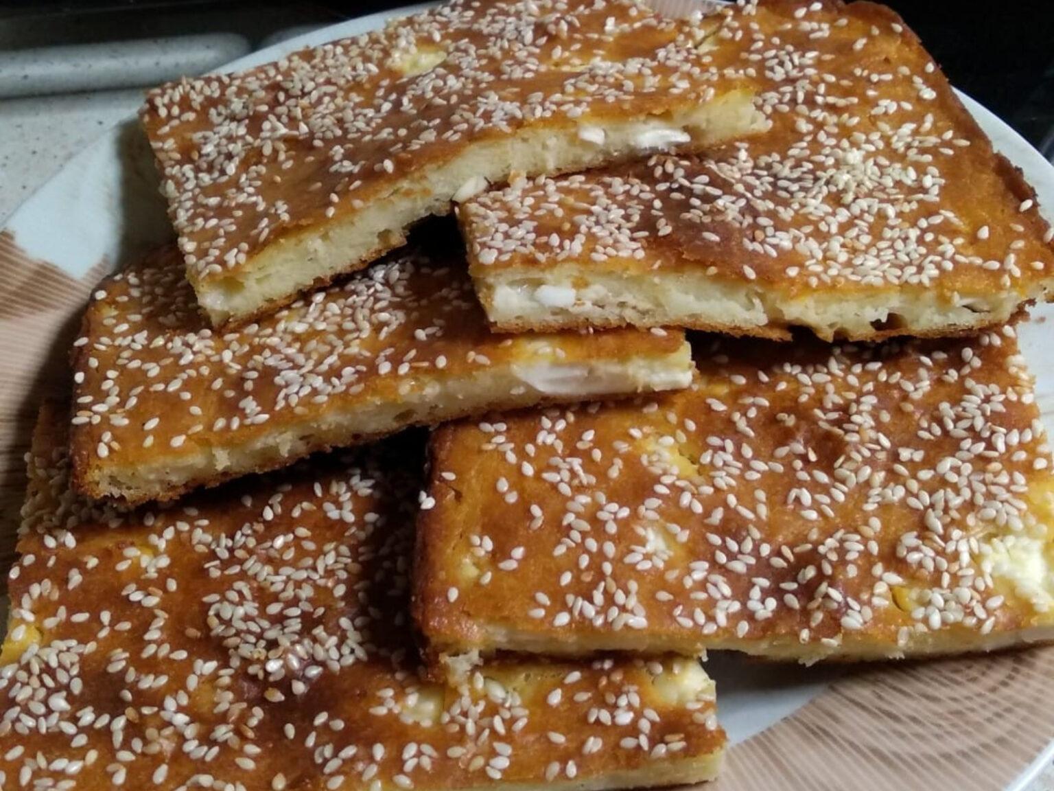 Τυρόπιτα χωρίς φύλλο με φέτα και γιαούρτι έτοιμη σε 10 λεπτά