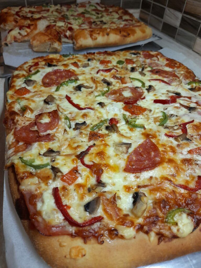 Πίτσα με σιμιγδάλι