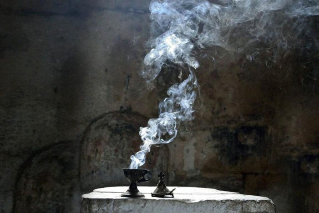 Θυμίαμα: Οι θεραπευτικές ιδιότητες τα οφέλη και η τελετουργία του ...