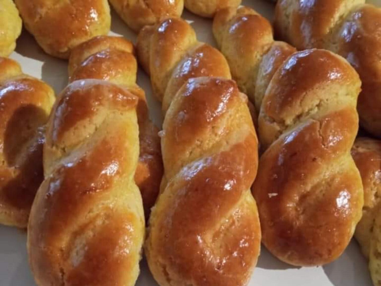 Τα Πασχαλινά κουλουράκια της Τζένης Τσανακτσίδου