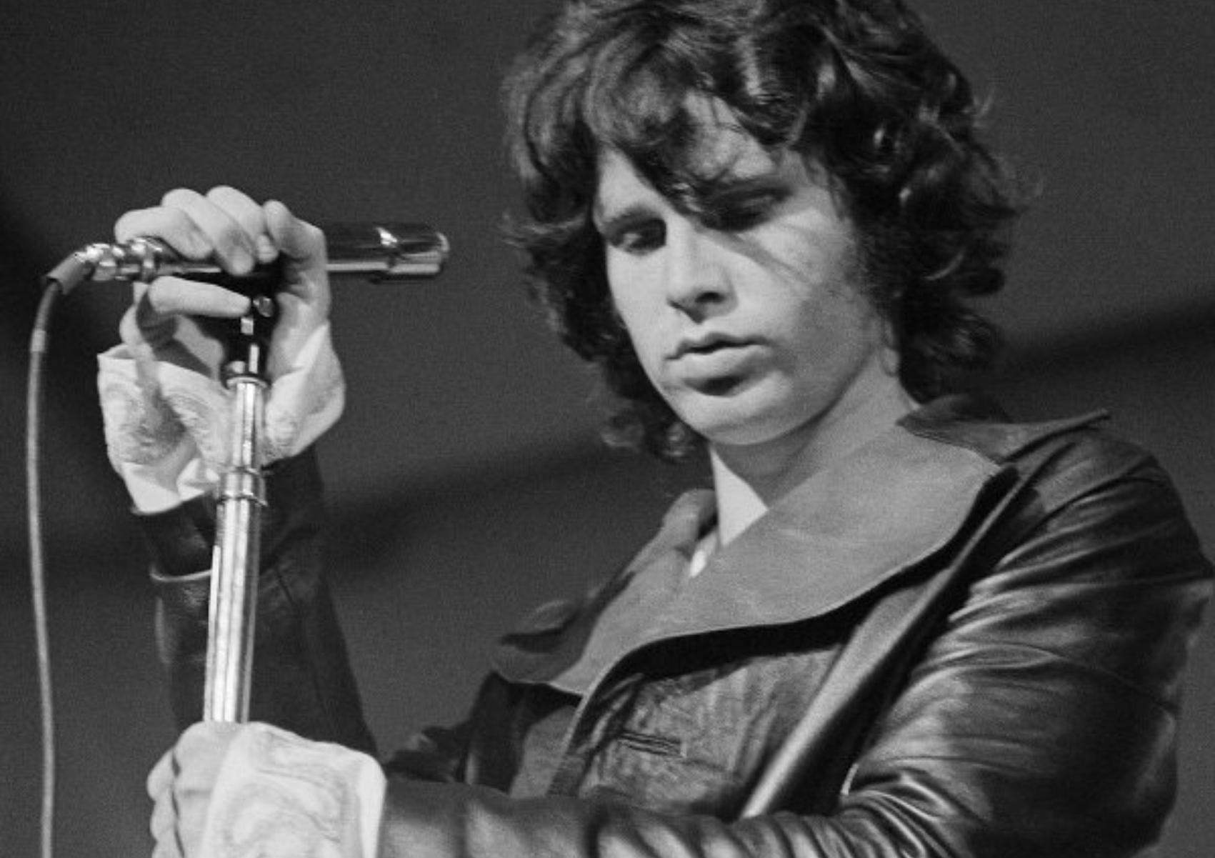 James "Jim" Douglas Morrison: Σαν σήμερα έφυγε ο θρύλος της ροκ μουσική ...