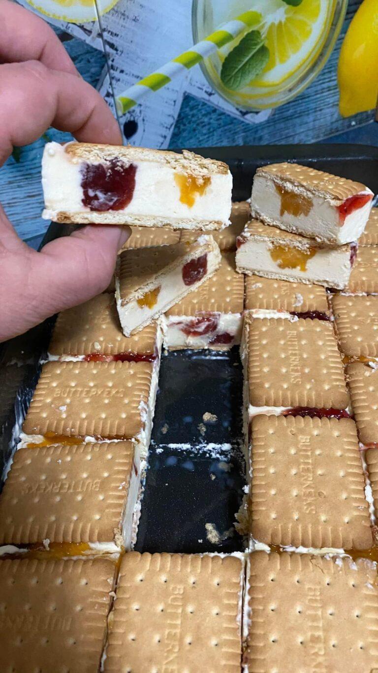 Παγωτό σάντουιτς με μαρμελάδα