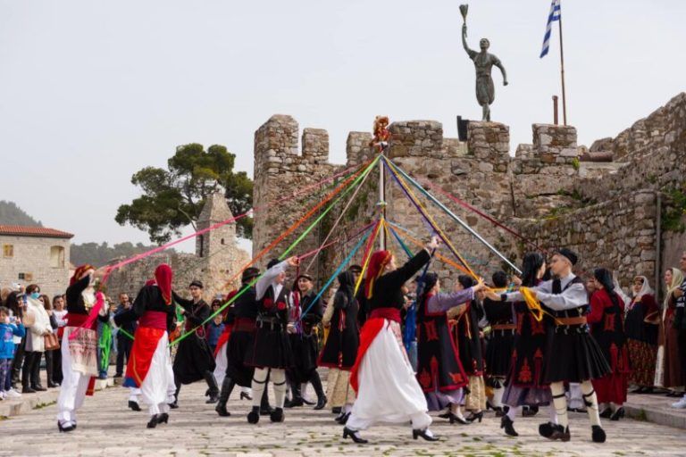Γαϊτανάκι: Από που προέρχεται και τι συμβολίζει το περίφημο έθιμο των ...