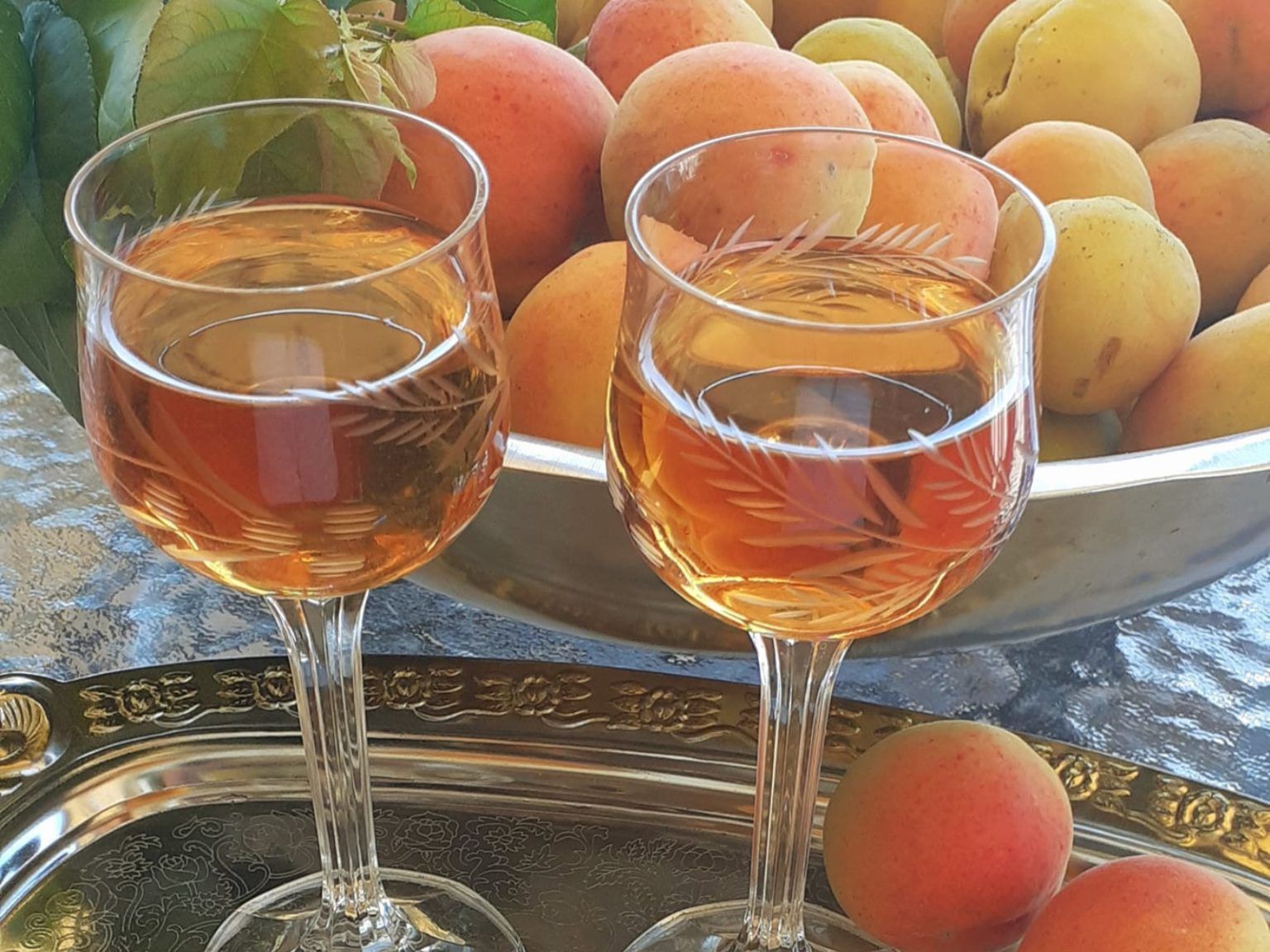 Καλοκαιρινό λικέρ Amaretto από βερίκοκο