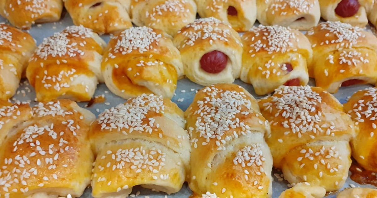 Συνταγή για κολατσιό στο σχολείο : Εύκολα και αφράτα Λουκανικοπιτάκια