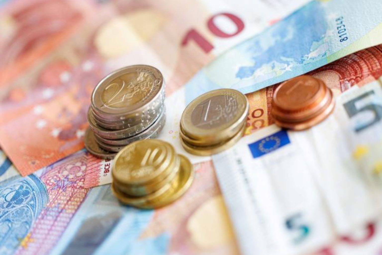 Voucher 500 Ευρώ μηνιαίως για οικογένειες και παππούδες: Βήμα βήμα η ...