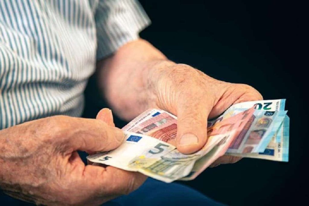 Ποιοι δικαιούνται σύνταξη στα 62 & ποιες προϋποθέσεις πρέπει να πληρούνται