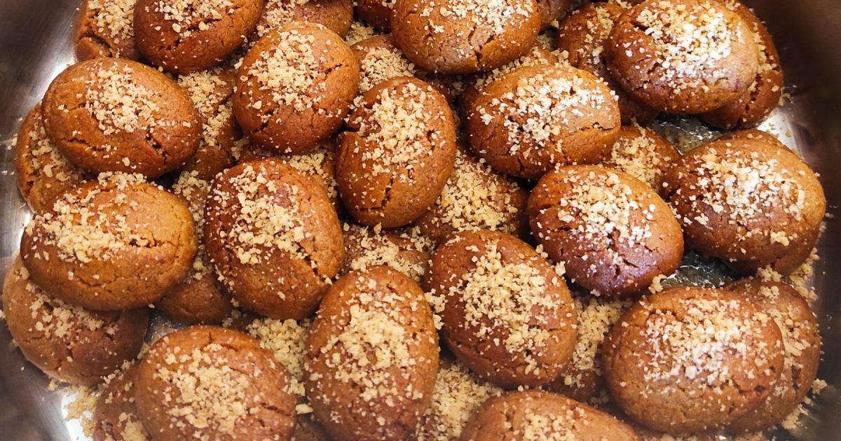 Συνταγή για πετυχημένα μελομακάρονα από παλιά νοικοκυρά