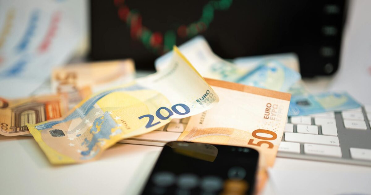 ΕΦΚΑ: Ανατροπή με τις αυξήσεις στις συντάξεις - Ποιοι συνταξιούχοι θα ...