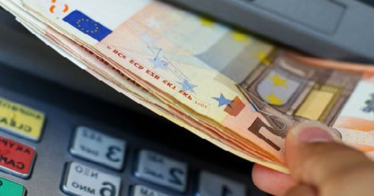 Επίδομα μετεγκατάστασης: Ποιοι δικαιούνται μέχρι 10.000 ευρώ για μετακόμιση