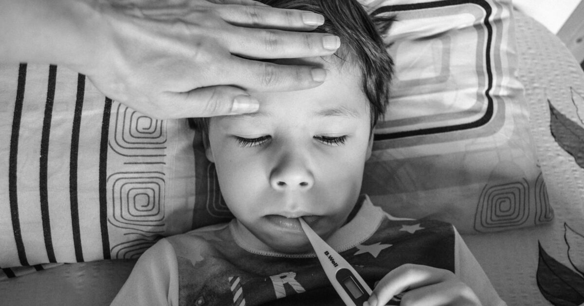 Γρίπη στα παιδιά: Παιδίατρος κρούει τον κώδωνα του κινδύνου για τα ...